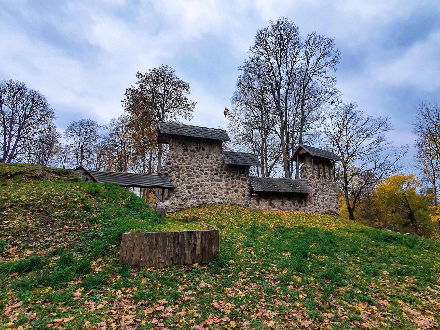 Ropažu keskaegne kindlus, Läti