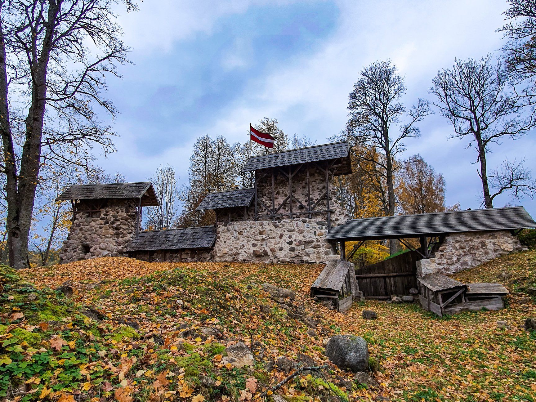 Ropažu keskaegne kindlus, Läti