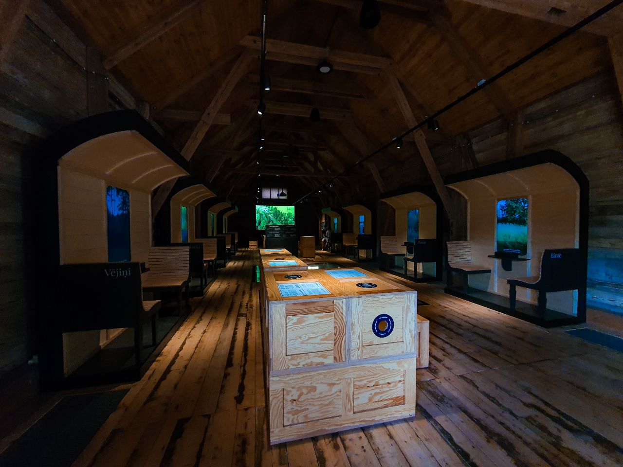 Kitsarööpmelise raudtee muuseum Aluksnes. Läti