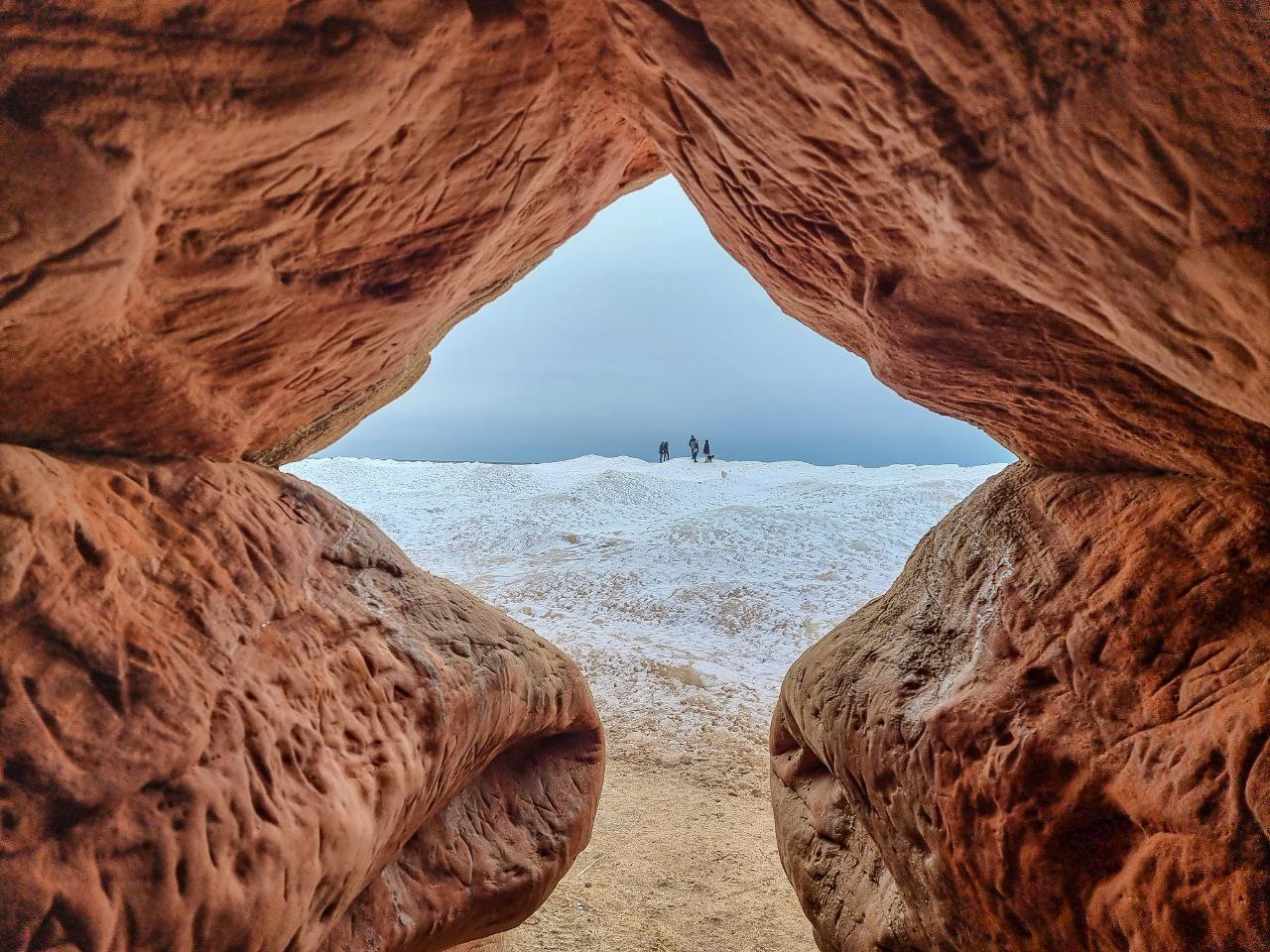 Veczemju klintis. Latvija