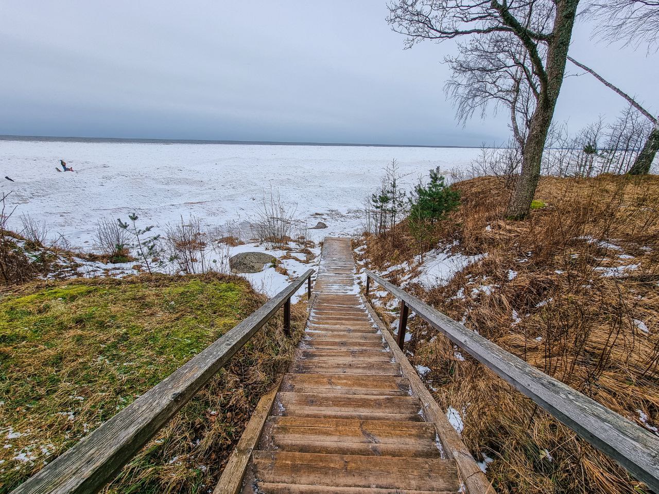 Veczemju klintis. Latvija