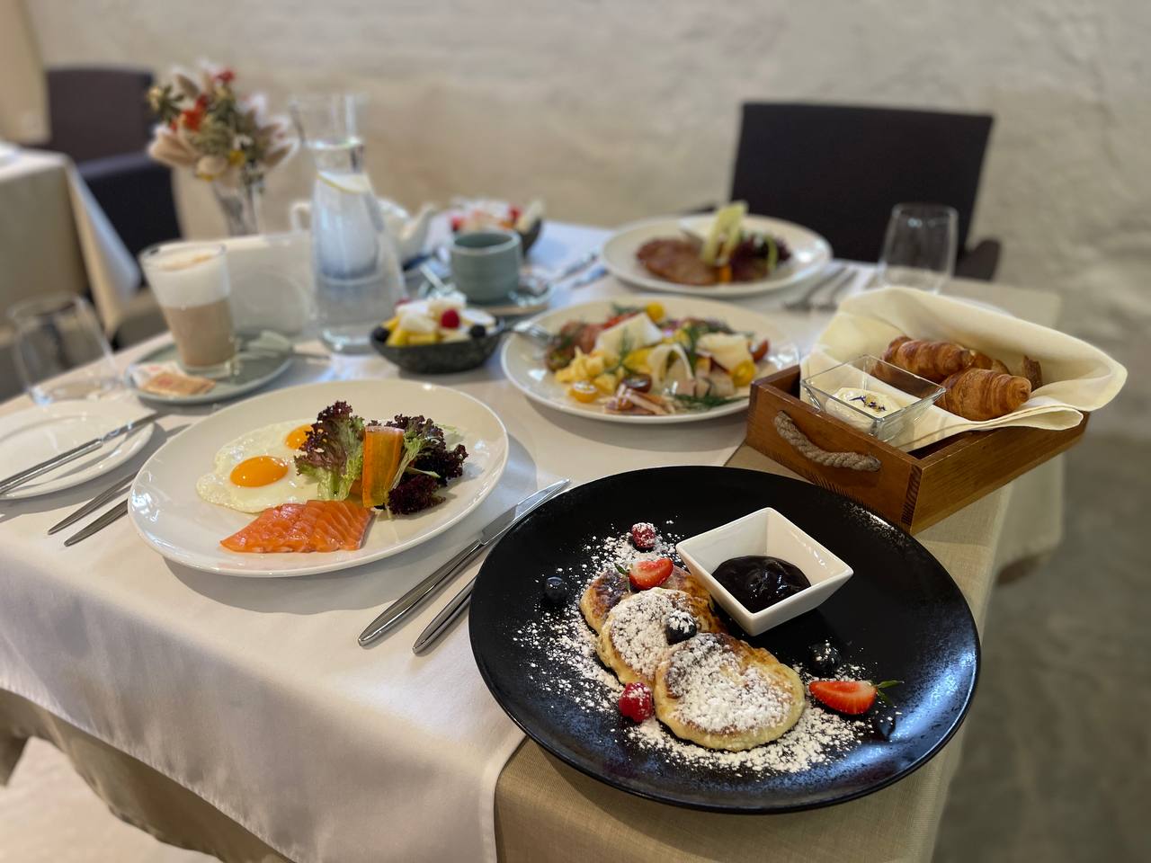 Nurmuižas viesnīca un restorāns. Lauciene, Latvija