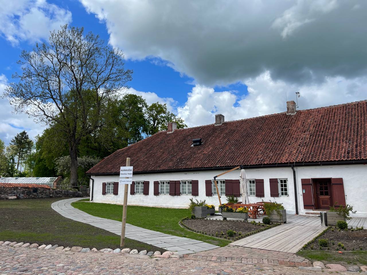 Nurmuižas viesnīca un restorāns. Lauciene, Latvija