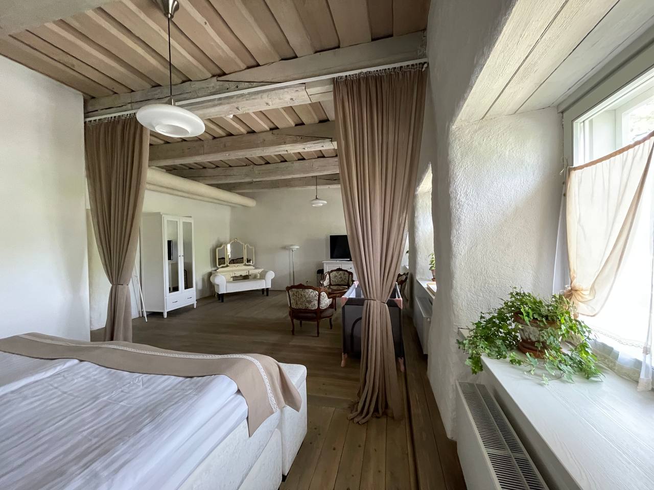 Nurmuižas viesnīca un restorāns. Lauciene, Latvija