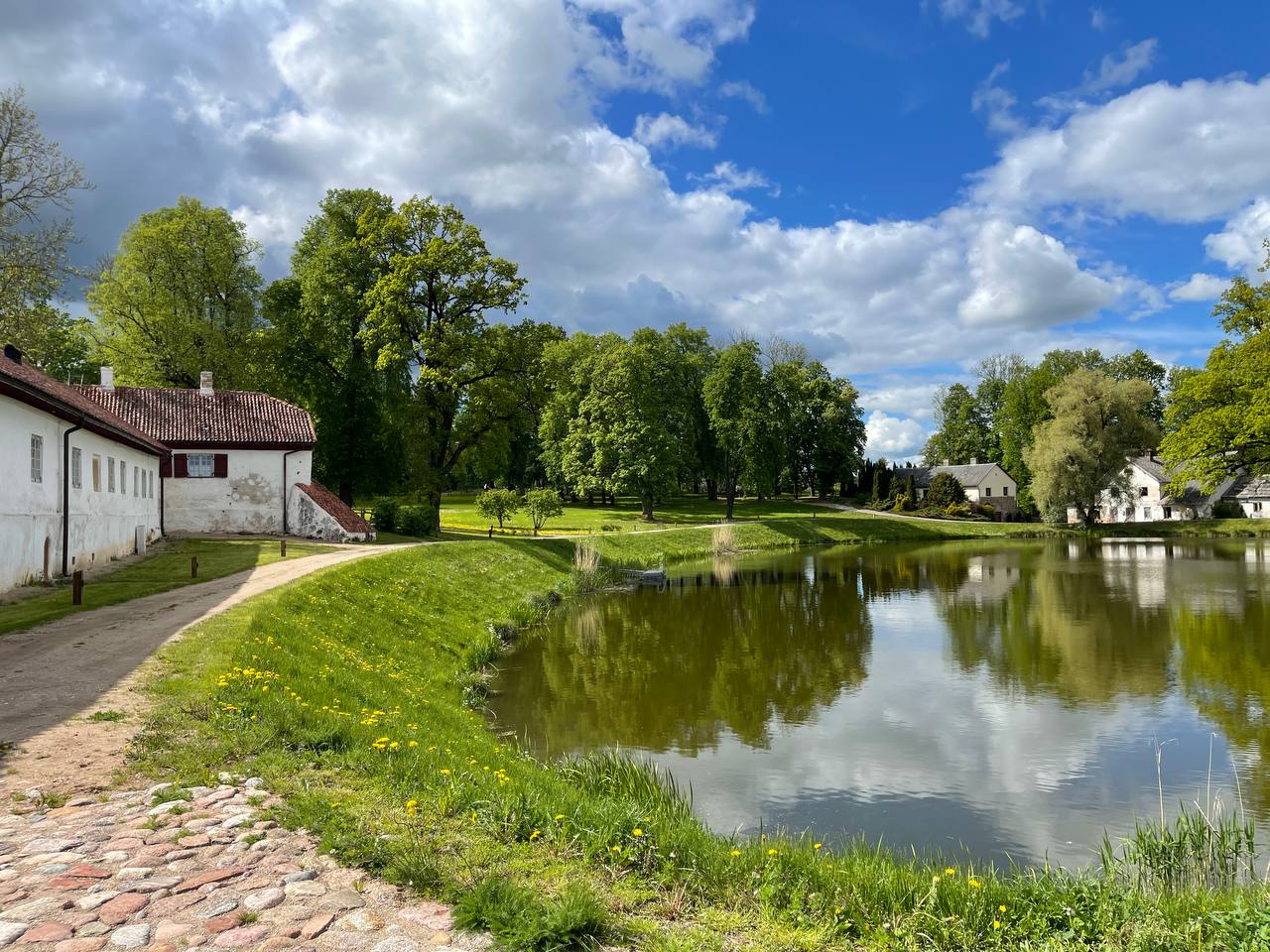 Nurmuižas viesnīca un restorāns. Lauciene, Latvija