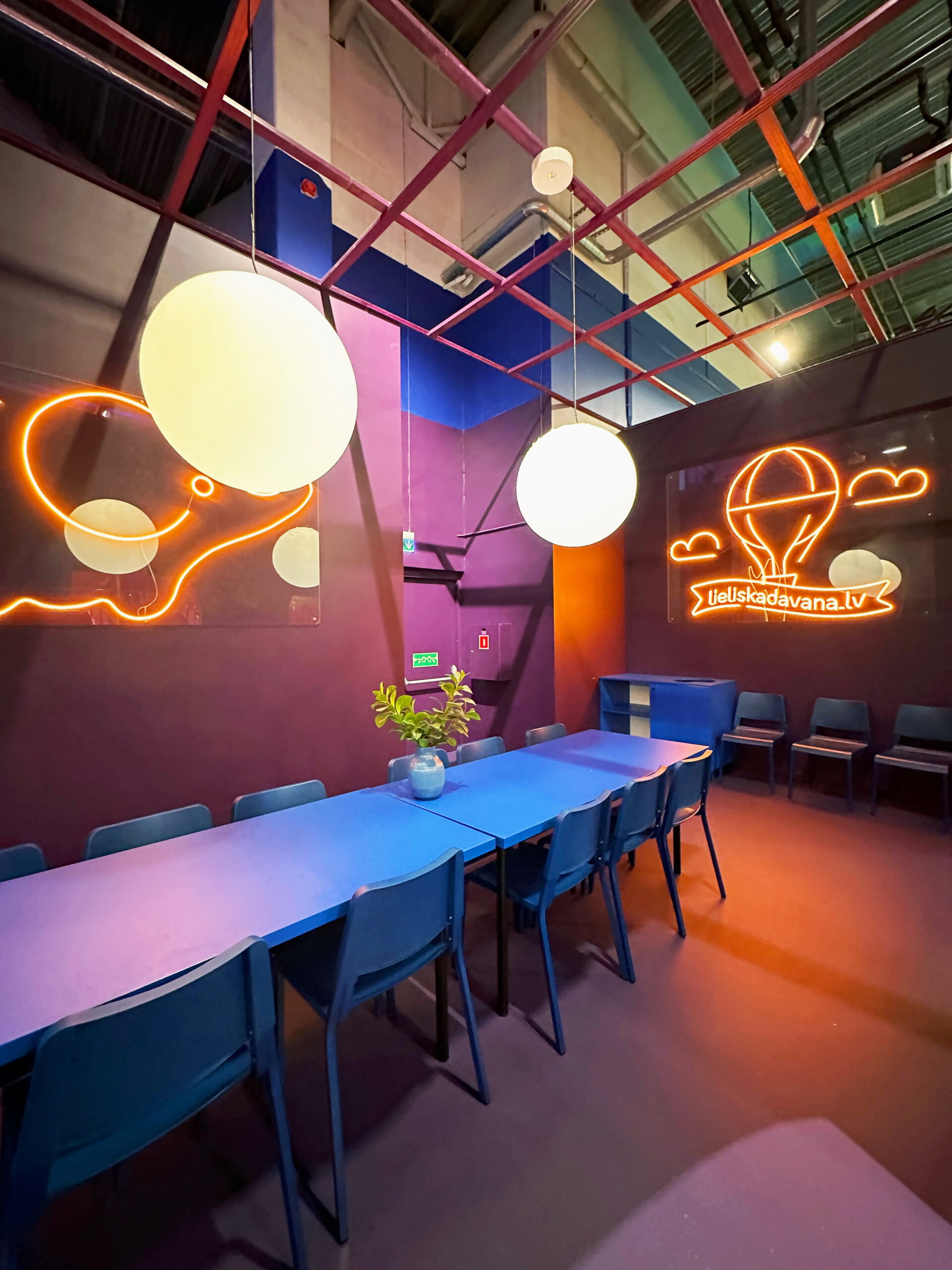 Batutu parks Jump Space tirdzniecības centrā Spice. Rīga, Latvija